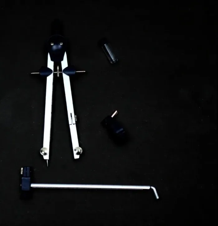 Engineering Compass Precision Drawing Aid | BOOKS N BEYOND